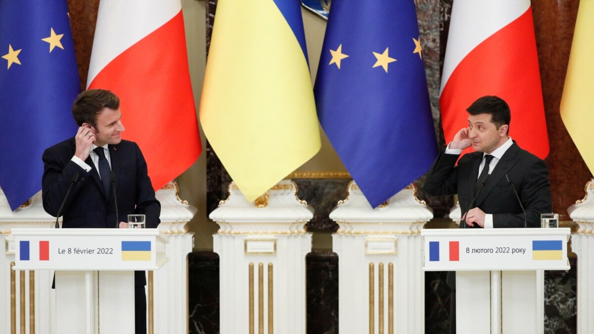 Зеленский провел телефонный разговор с Макроном