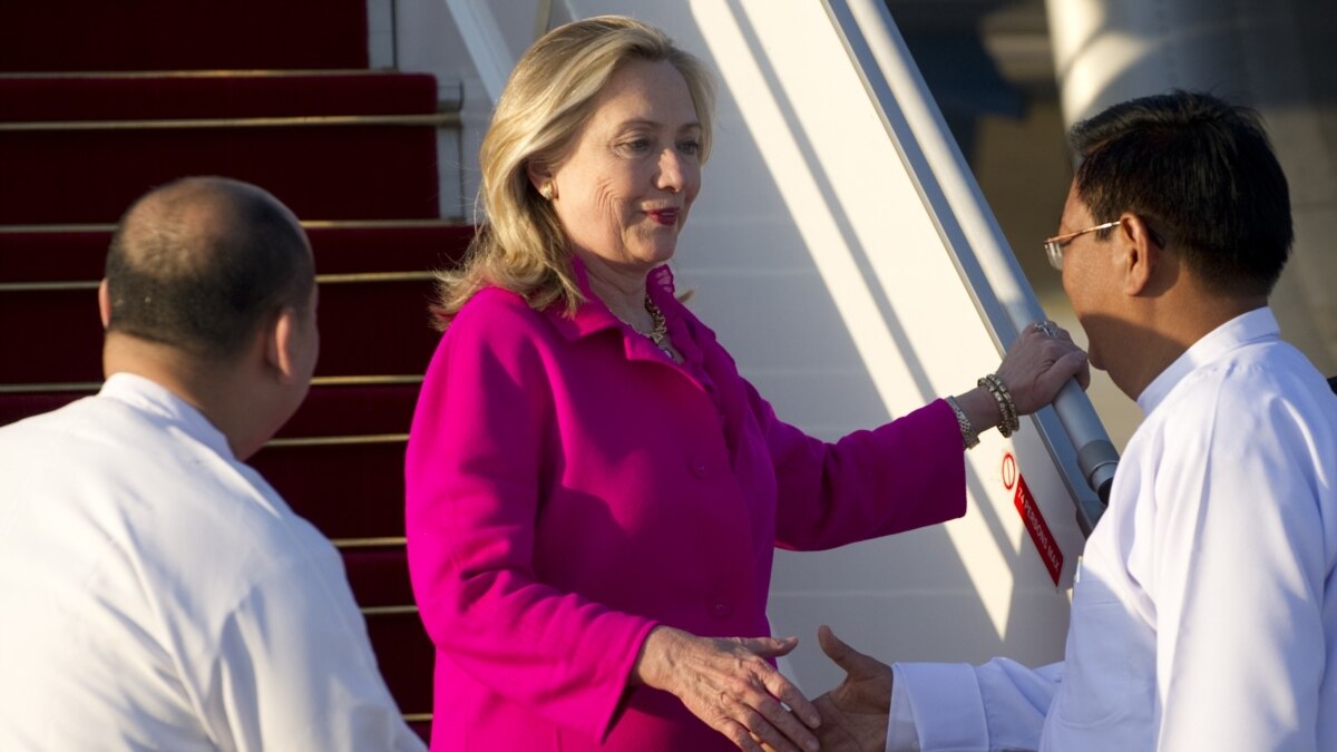 Clinton Arrives In Myanmar On Landmark Visit