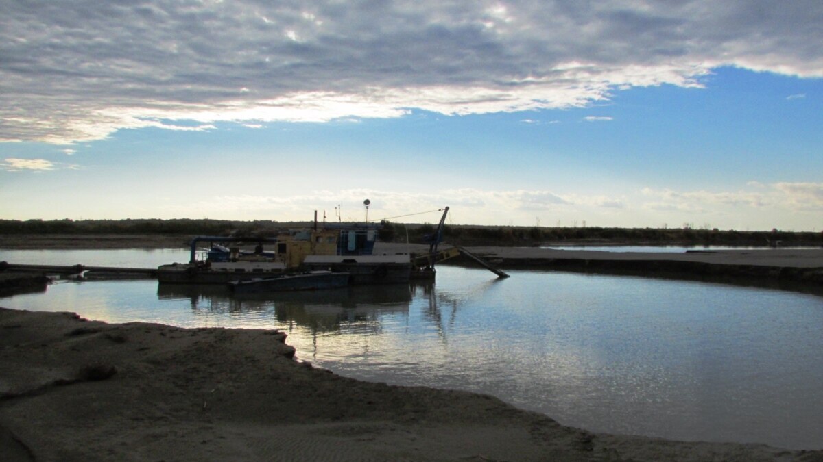 Taliban Chased To Island Between Afghanistan, Turkmenistan