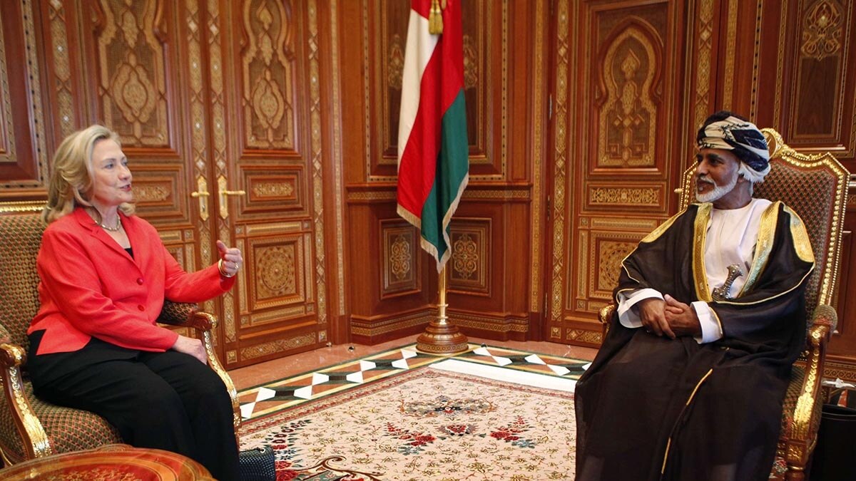 Clinton Holds Talks With Omani Ruler