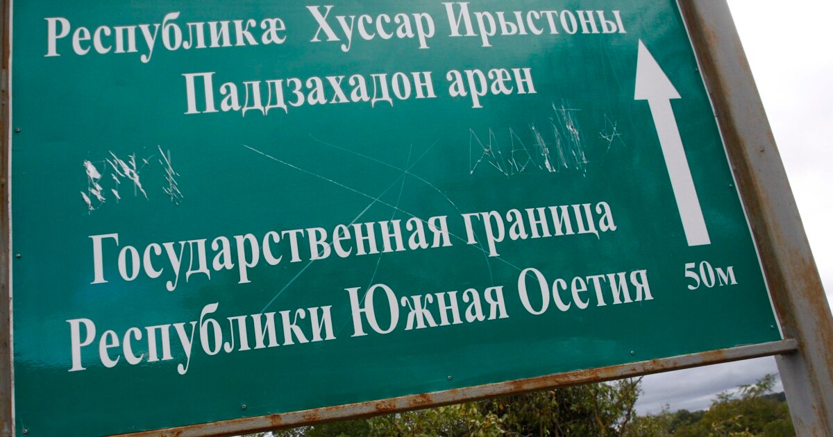 One Nation, Two Polities, Two Endangered Ossetian Languages?