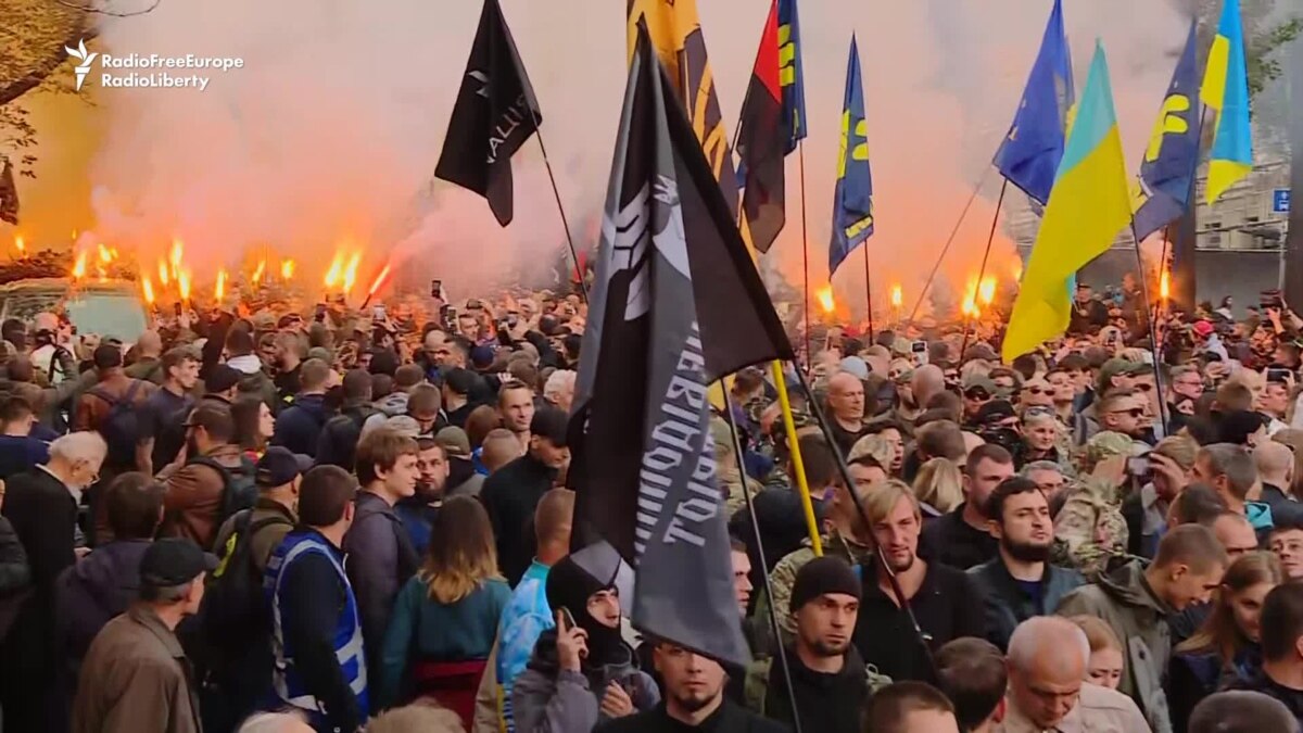 Ukrainians Mark Holiday With Nationalist March, Thanksgiving Prayer In Kyiv