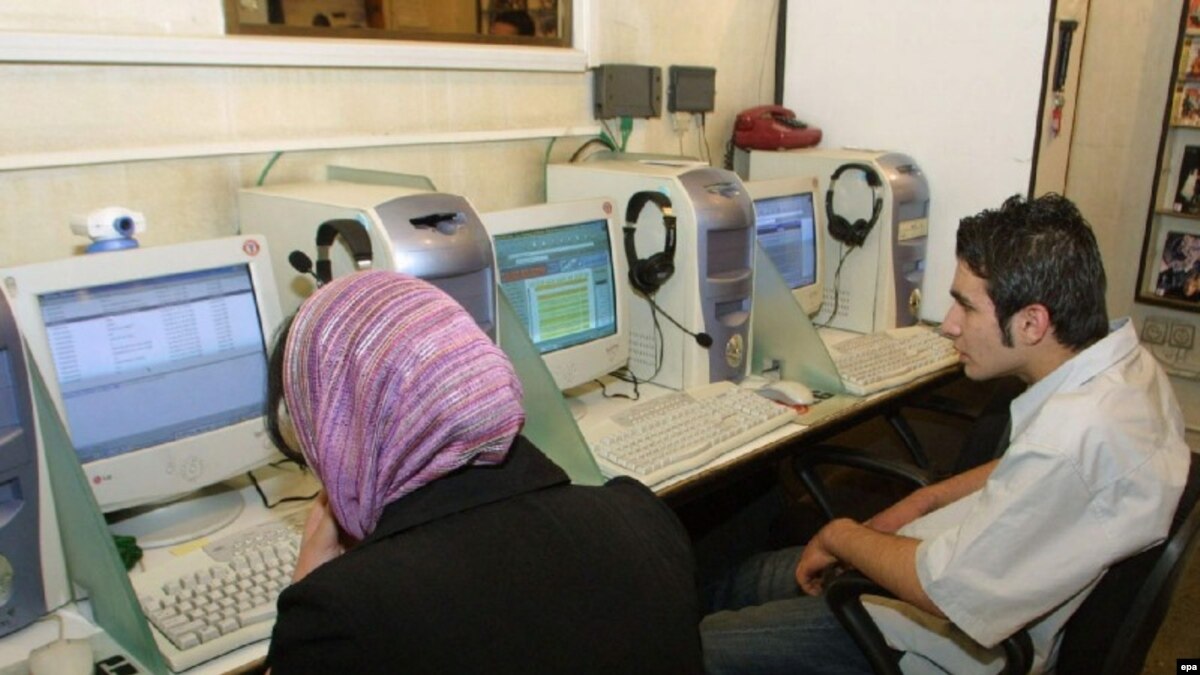 Iran: Radio Farda -- Proxy Battle To Counter Internet 'Filtering'