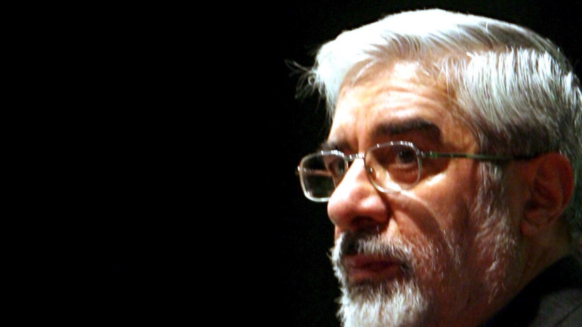 Wife Says Iran's Musavi Does Not Recognize Government