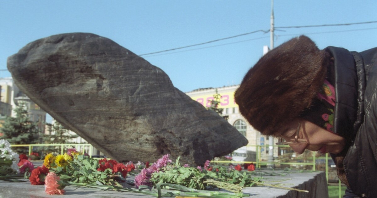 Russian Activists Honor Victims Of Soviet Repression