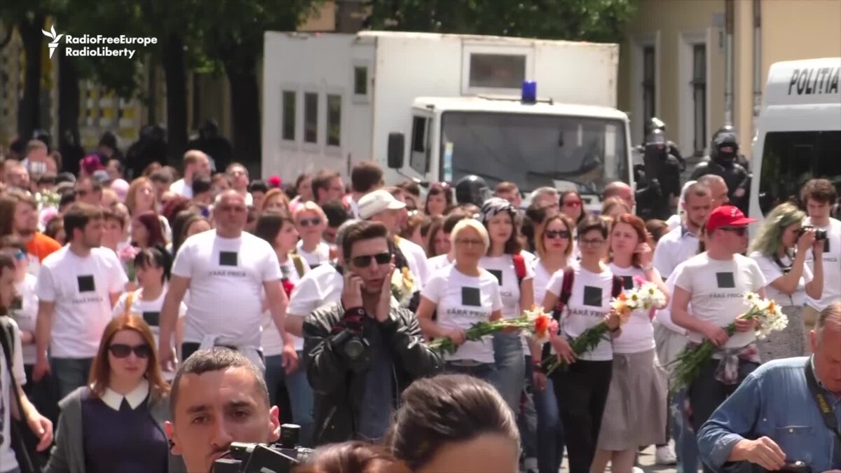 Moldovan Police Halt LGBT March After Attacks By Counterprotesters