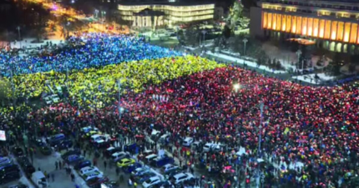 Romanians Brave The Cold To Keep Up Pressure On Government