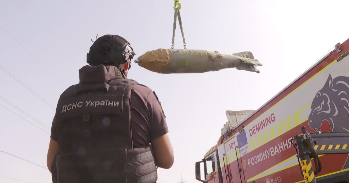 Ukrainian Sappers Defuse Huge Bomb As Others Fall On Zaporizhzhya