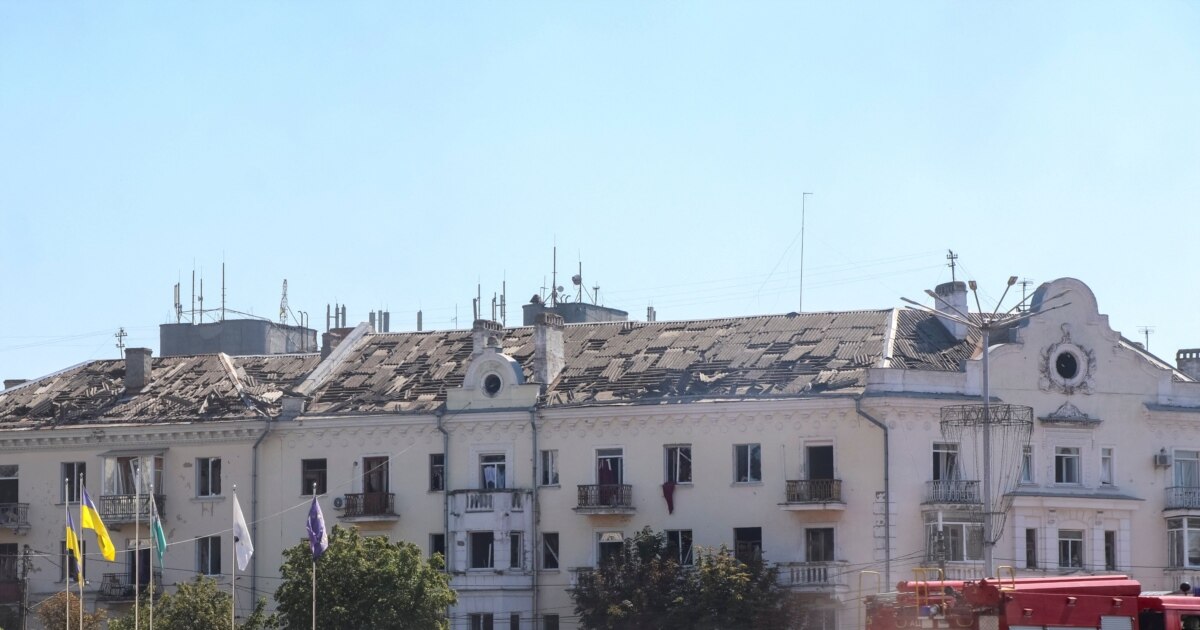 Ракетний удар по центру Чернігова в МВС розповіли про загиблих та постраждалих