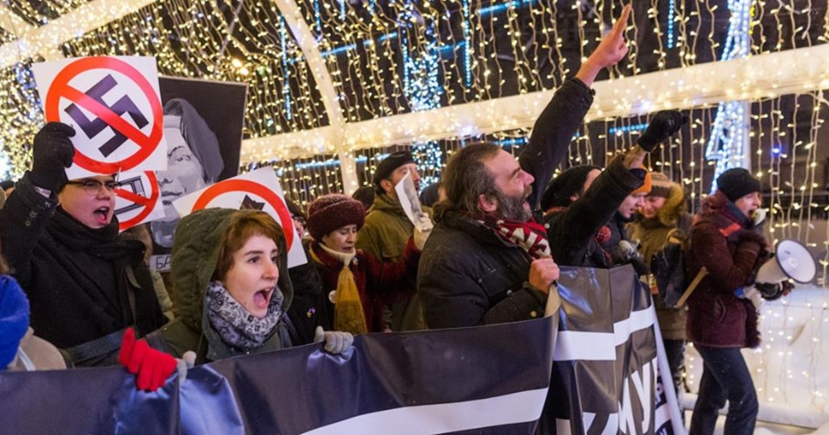 Moscow Protesters Detained After Opposing Putin At Commemorative March