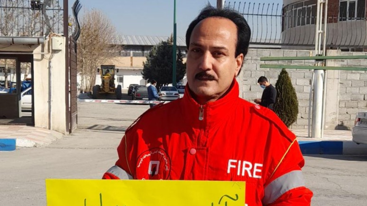 Jailed Iranian Activist Says He Will 'Never' Ask For Pardon