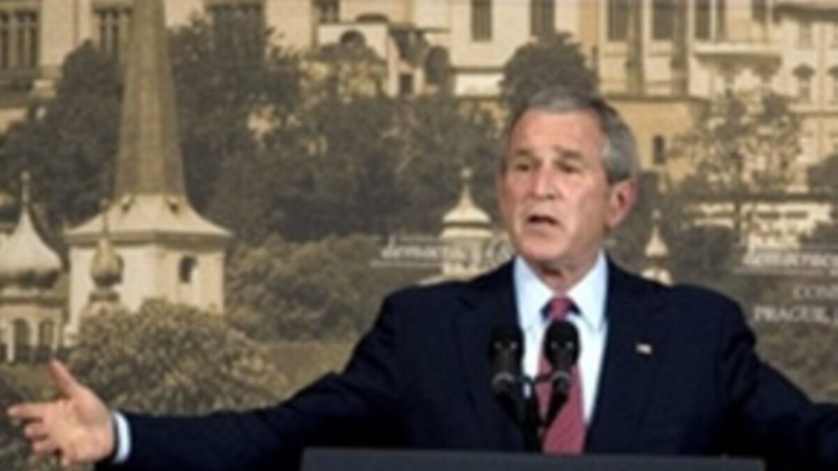 Bush Praises Dissidents Worldwide, Says Russia Has 'Derailed' Reforms