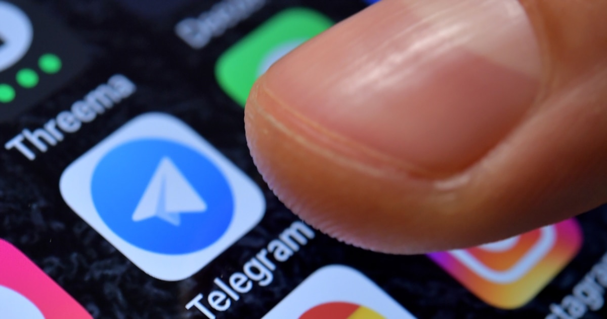 Users Say Iranian Authorities Blocking Verification Codes On Cell Phones