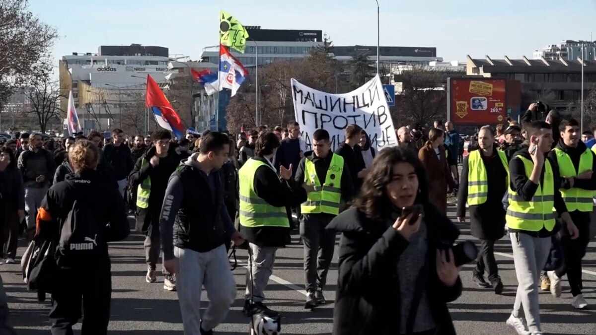 Serbian Students Begin Protest March From Belgrade To Novi Sad