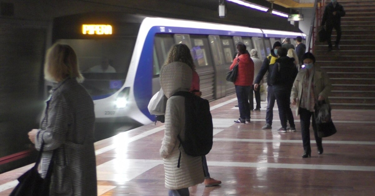 Metrou sau autobuz, unde este mai aglomerat