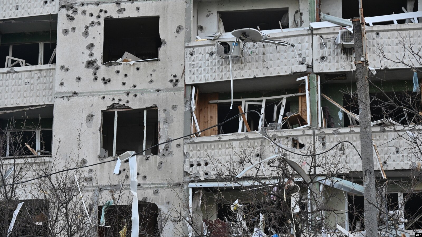 ДСНС у Харкові завершили аварійно рятувальні роботи після російського удару Читайте на Ukr Net