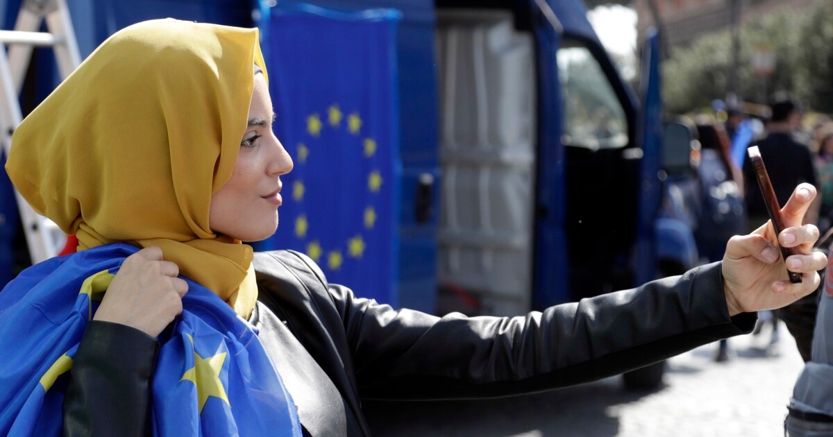 'Bojim se da mi niko neće pomoći ako se nešto desi': Za muslimane sve ...