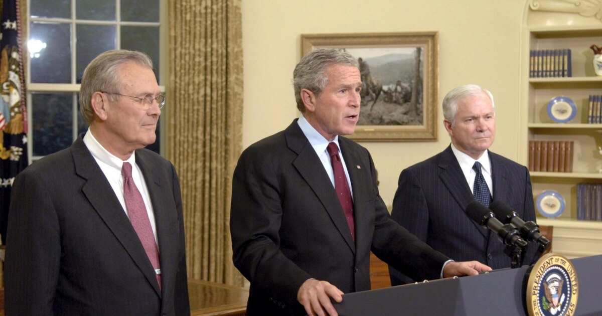 Rumsfeld Says Farewell To U.S. Military Personnel