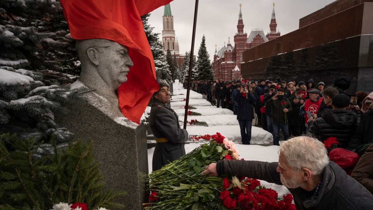 Muscovites Mark 70th Anniversary Of Stalin's Death