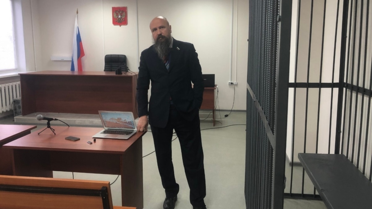 Russian Journalist Who Exposed Oil-Theft Schemes Sentenced To Eight ...