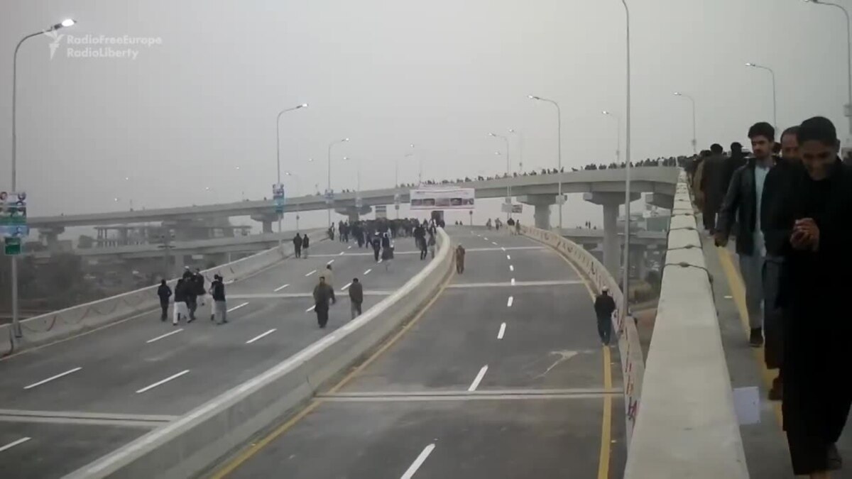 New Double-Decker Bridge Opens In Pakistani City