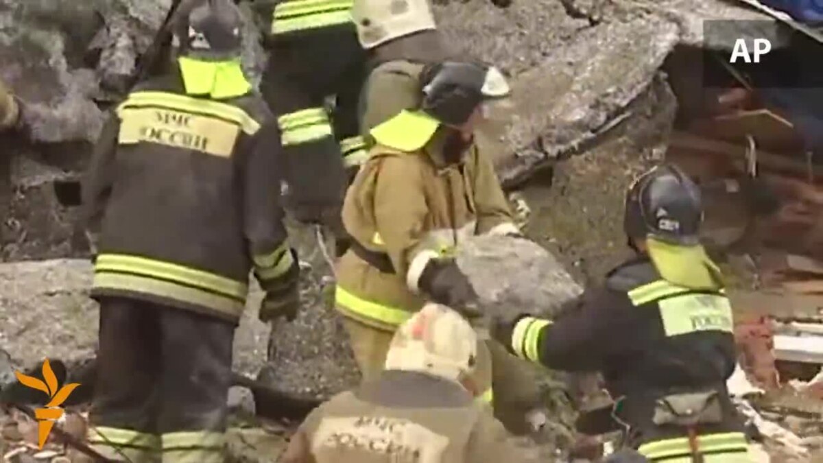 Russian Soldiers Killed In Building Collapse