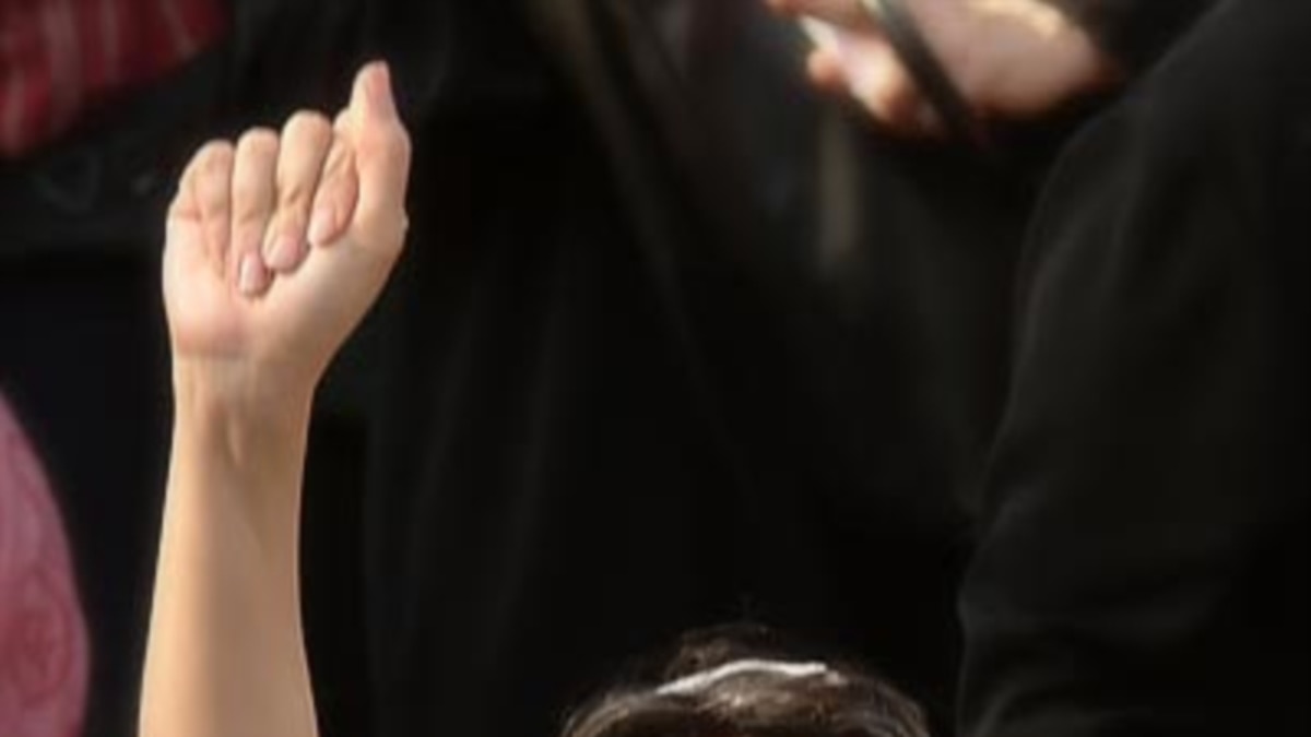 Iran: Women's Activist Wins Human Rights Award