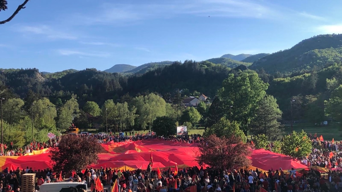 Podignuta najveća zastava Crne Gore