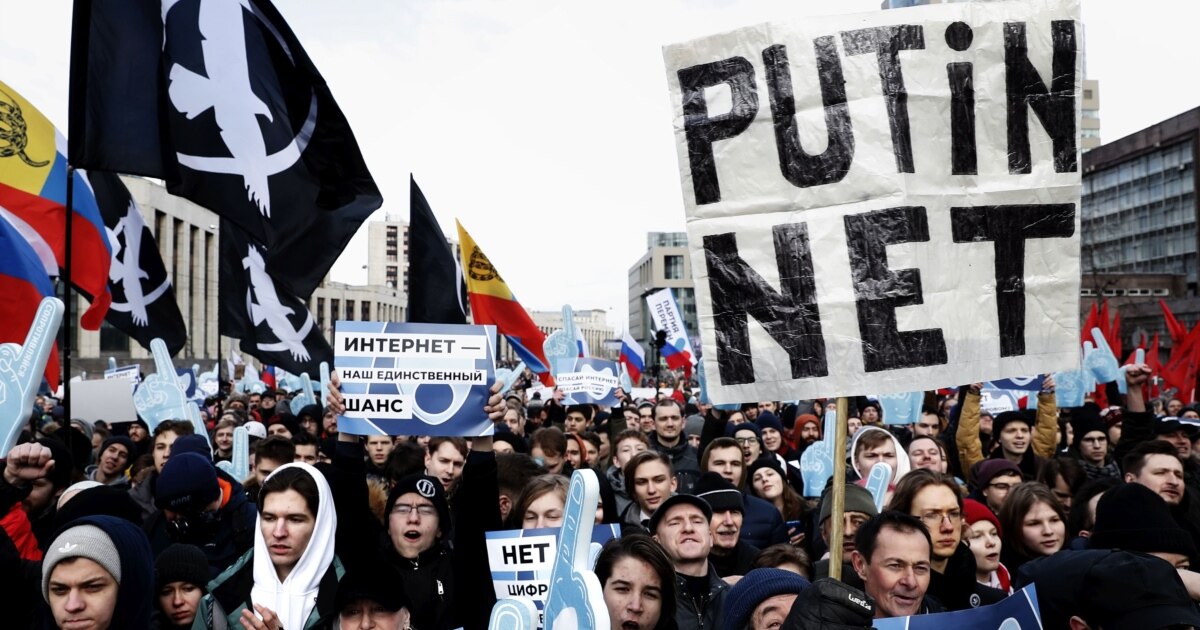 Russia Clarifies Threats That Would Lead It To Decouple RuNet From ...