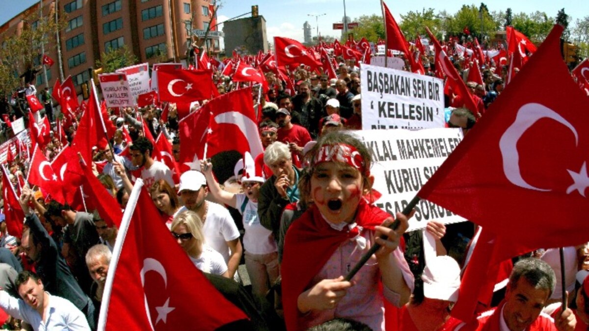 Turkey: Conservative Muslim Elected President