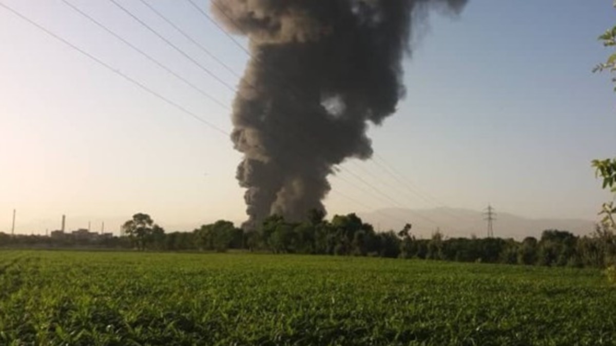 Huge Fire Breaks Out At Tehran Refinery