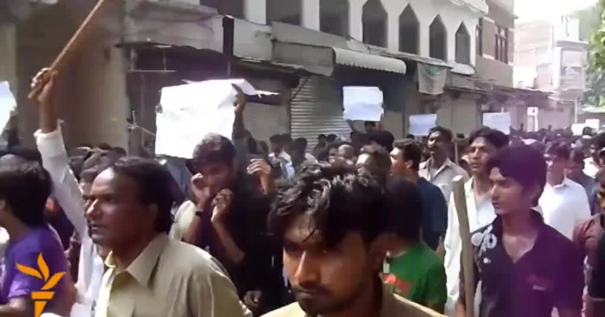 Pakistani Christians Protest After Deadly Suicide Bombings